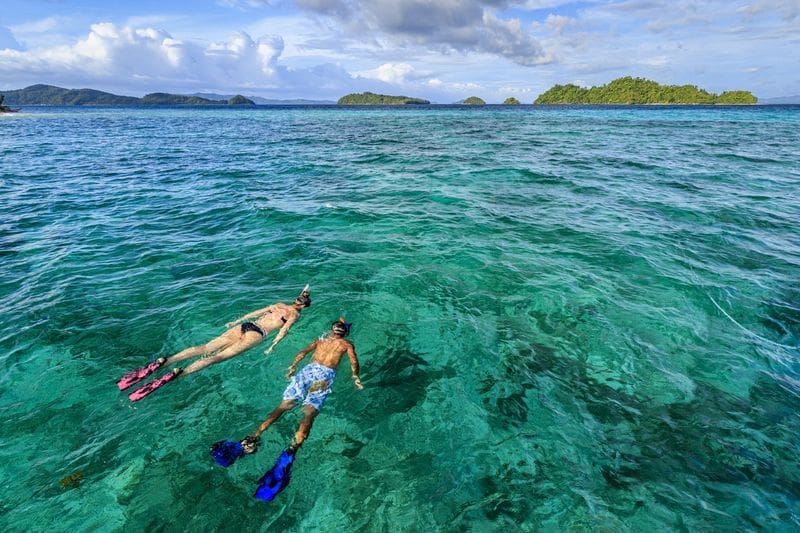 Snorkeling vs Scuba Diving: What’s the Difference Explained